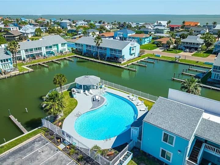 Waterfront Getaway W/ Private Boat Slip! - Rockport, TX