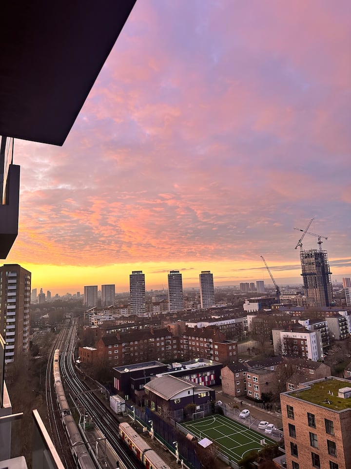 Entire Flat With A View, 24/7 Concierge - London