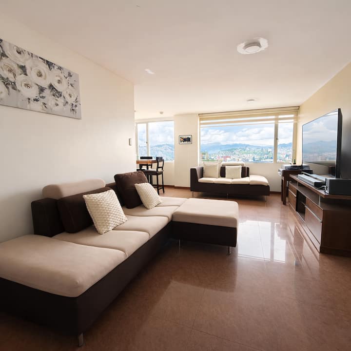 Amplio Apartamento 3 Habitaciones Y Hermosa Vista - Quito