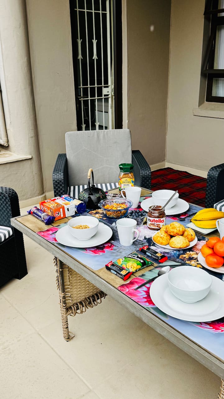 Houghton Haven: Spacious 3 Bedroom Retreat -Unit 1 - Johannesburg