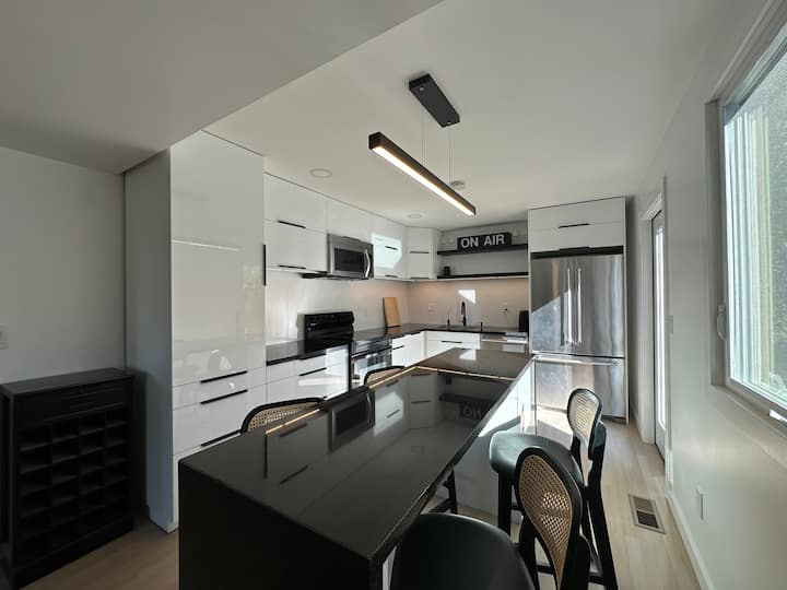 Newly Renovated Modern House In Emerald Hills - Woodside, CA