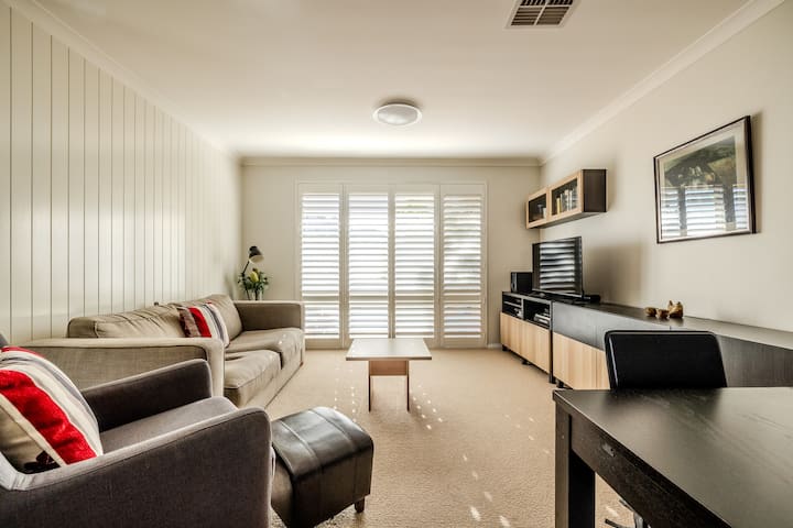Albany Boutique Apartment  |  Central & Convenient - Albany