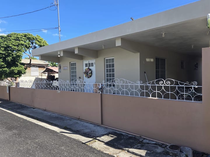 Quiet & Private Fully Equipped Local Getaway - Ponce