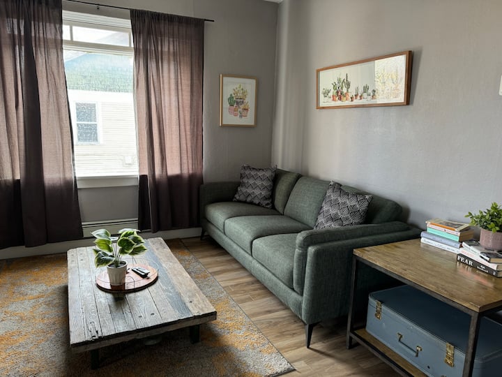 Unique Downtown Apartment - Casper, WY