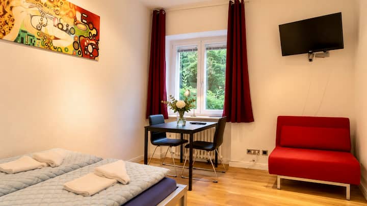 Central Bauhaus Design Quiet Modern Apartment - Berlín