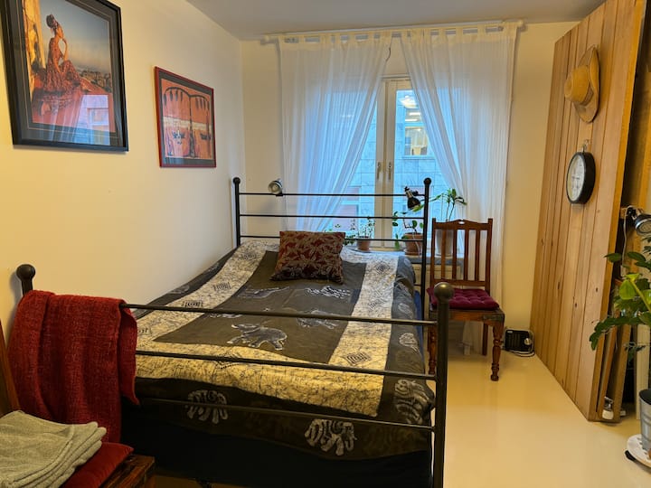 Central, Calm And Well Connected Location - Stockholm