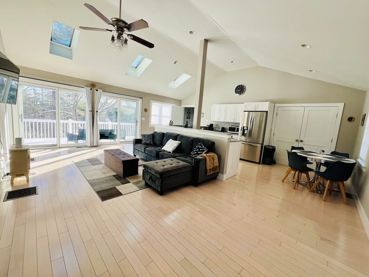 Zen 1738 Retreat: Near Austin Riggs, Hiking, Shops - Lee, MA