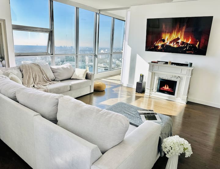 Aurora | Luxury Unique Unit, South Coast Metro - Irvine, CA