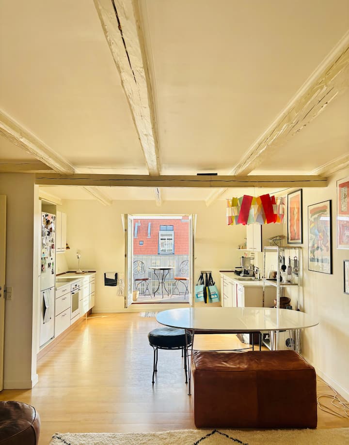 2-bedrooms, Fantastic Food Area, 1 Min From Metro. - Copenhagen