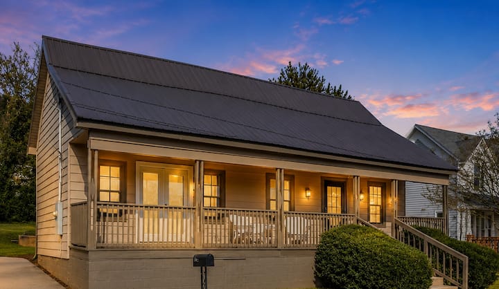 Downtown Bungalow | Walking Distance To Downtown - Ellijay, GA
