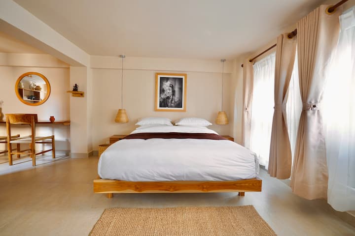 Artelier Homes "Maison Noir Et Blanc 3" 300 Sq. Ft - China