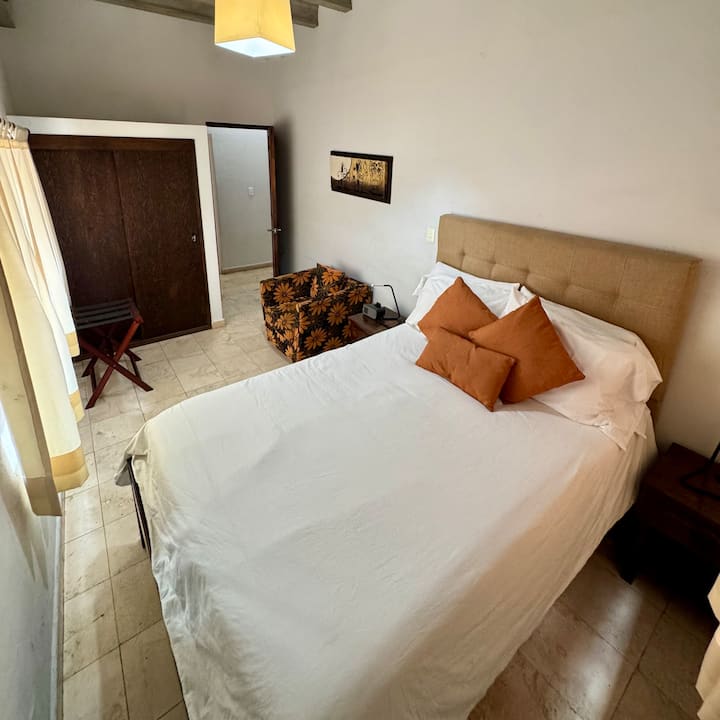 #1 2br Full Kitchen Street Level In Historic Core - Guanajuato