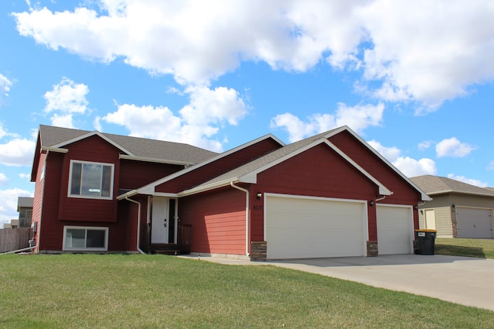 Modern And Clean Home - 10 Min From City Center - Grand Falls Casino & Golf Resort®
