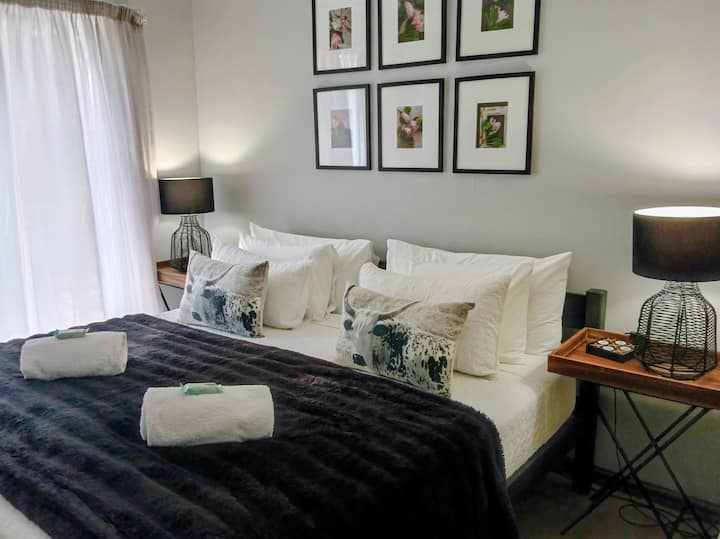 The Yellow Postbox 1/wholeguestsuite 
/Faerieglen - Pretoria, South Africa