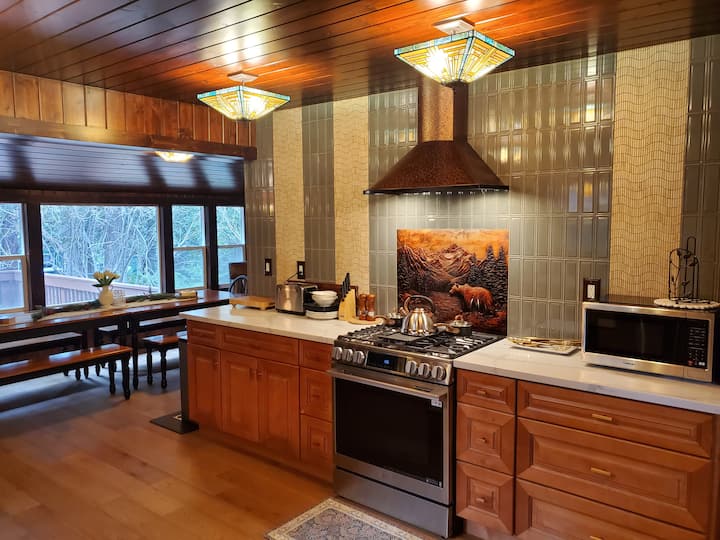 Newly Remodeled Cozy Mountain Lodge! - San Bernardino, CA