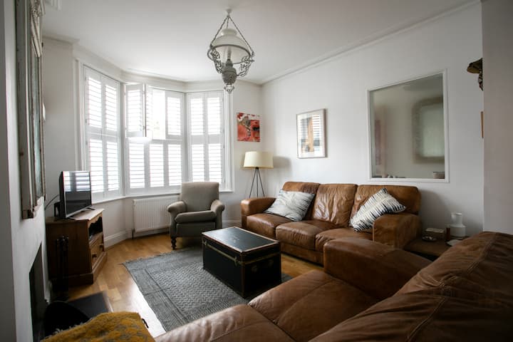 Hove Hideaway Near The Sea - Kingston Beach