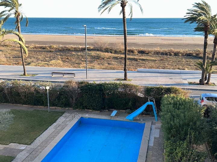 Apartamento Terraza Vista Al Mar Y Piscina - Castelldefels