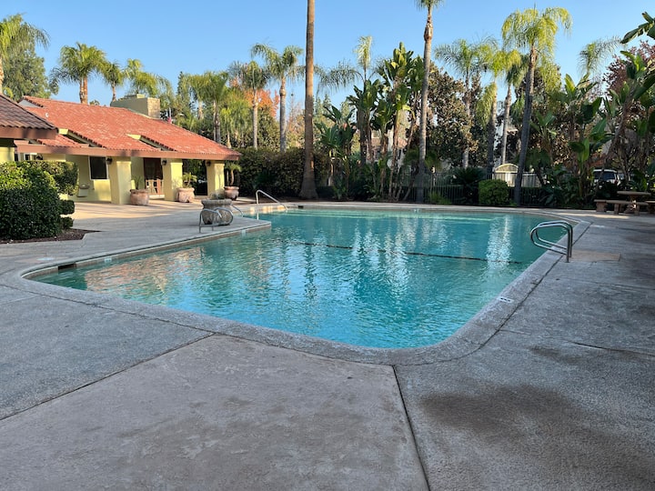 Entire Condo, Gated Community Near Crmc - Fresno, CA