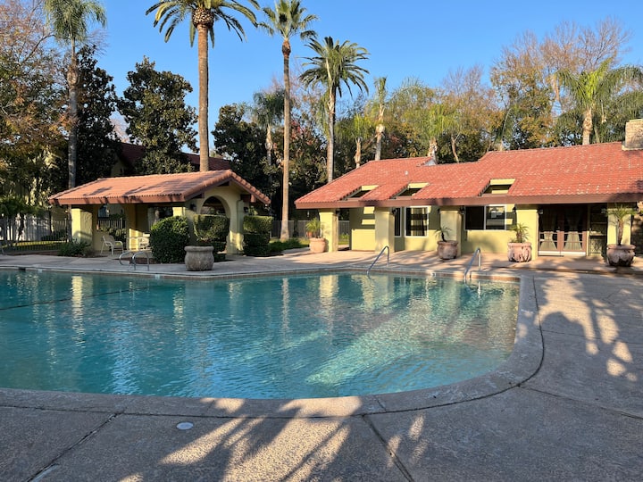 Entire Condo, Gated Community Near Crmc - Fresno, CA