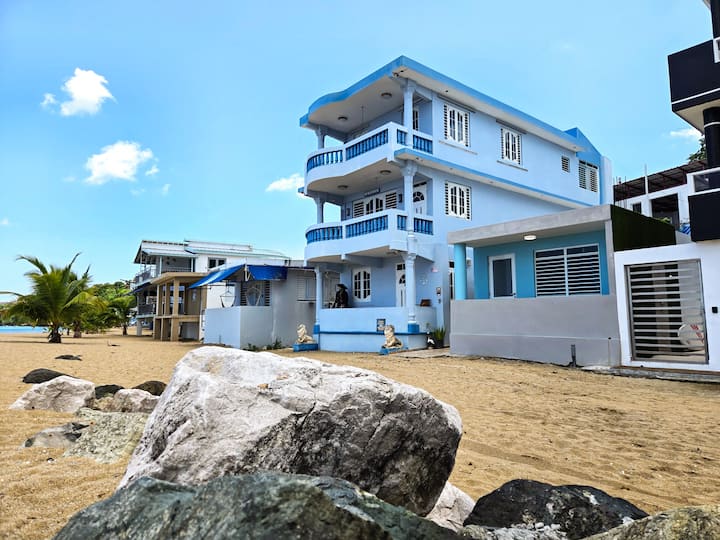 Rompeola’s Beach House 2 - Aguadilla