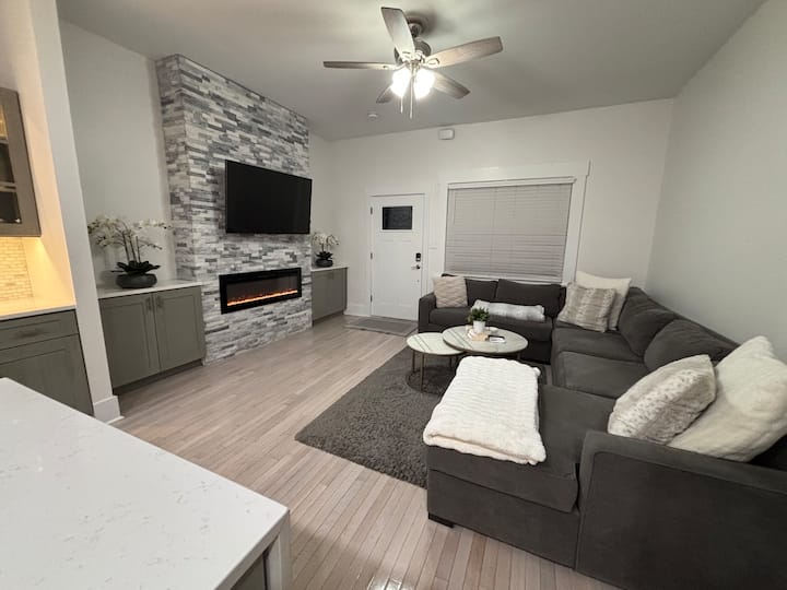 Newly Remodeled Home Near Lucas Oil Stadium - 2026 - Indianapolis, IN