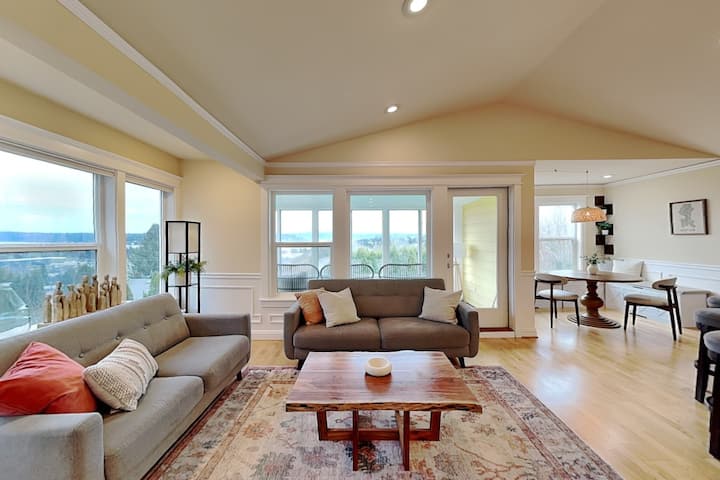 The Fun House - Our Yellow Home On A Hill - SeaTac, WA