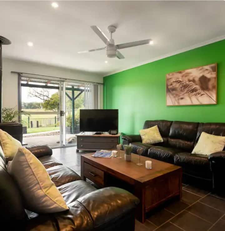 The Bucca Hideaway- Bush And Beach Escape - Coffs Harbour