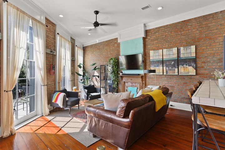 The Balcony On Sophie Wright Park - New Orleans, LA