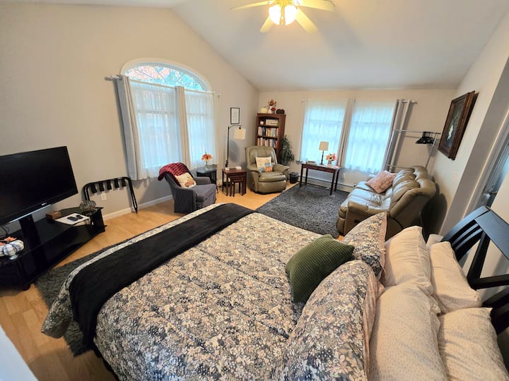 Peaceful Private Nh Suite ~ 5-star Superhost - New Hampshire