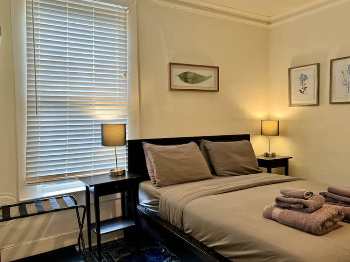 Quiet Oakland Studio Near Piedmont Ave - Piedmont, CA