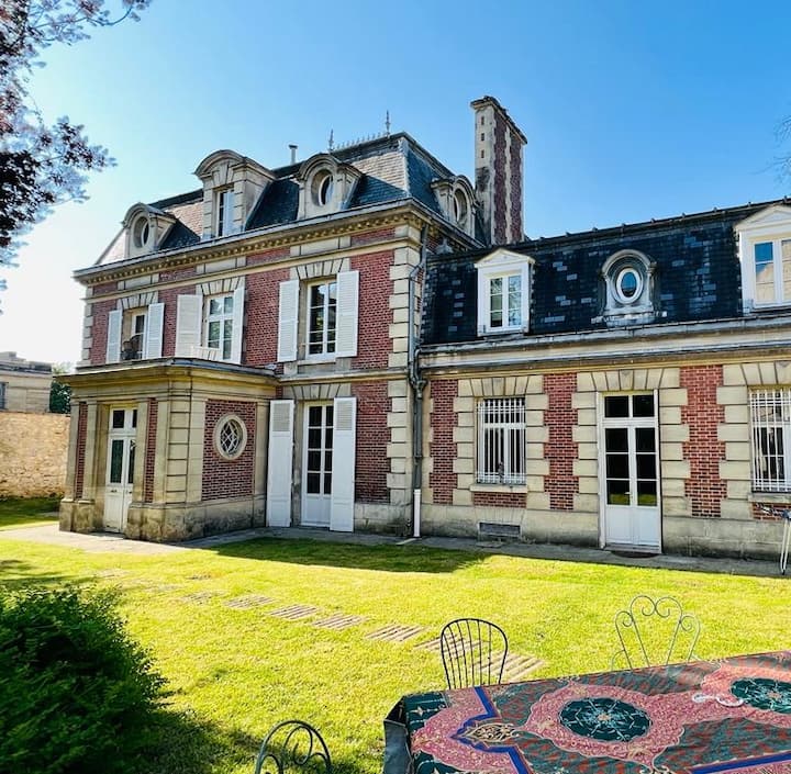 House In Senlis, Calm&authenticity - Senlis