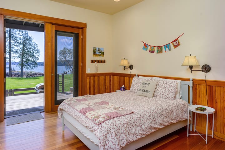 Waterfront Studio Suite  1 On 4 Acre Farm - Orcas Island, WA