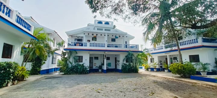 Emerald Villa In Arpora 5mins To Baga With Pool. - Anjuna