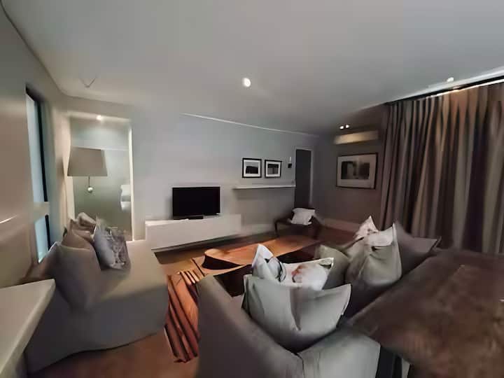 2 Br Apt 113 The Gallery Rex Hotel With Balcony - Knysna
