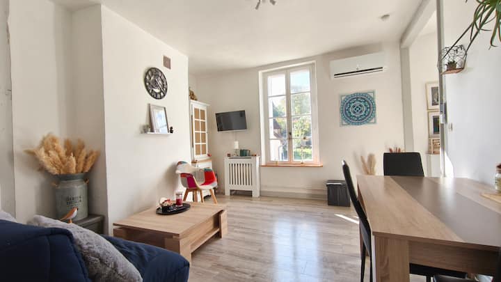 Appartement Chaleureux Avec 5 Couchages - Sézanne