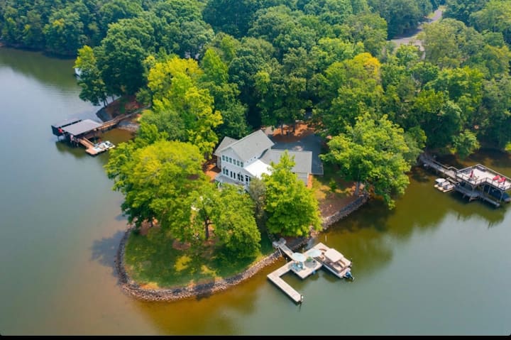 Lakefront Cottage On Lake Wylie - Lake Wylie, SC