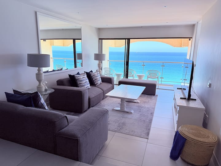 1001 Bermudas| On The Beach| Modern Umhlanga - Umhlanga