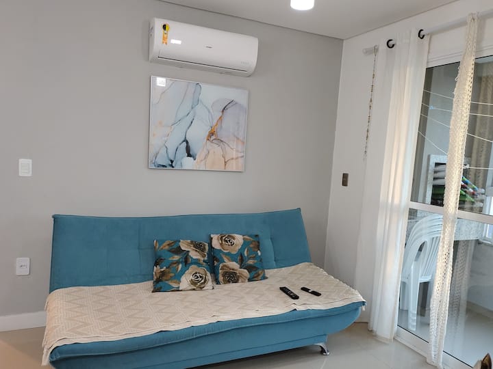 Apartamento C/ Um Dormitório á 300 Metros Do Mar. - Navegantes