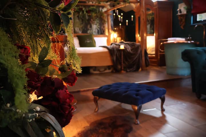 Hollow Heath Hideaway Romantic Retreat - Hot Tub - Colchester