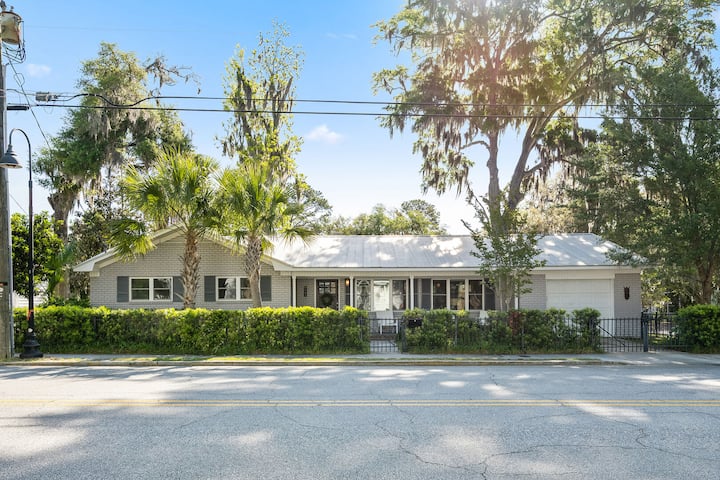 Beautiful, Modern Getaway In Historic Beaufort - Beaufort, SC