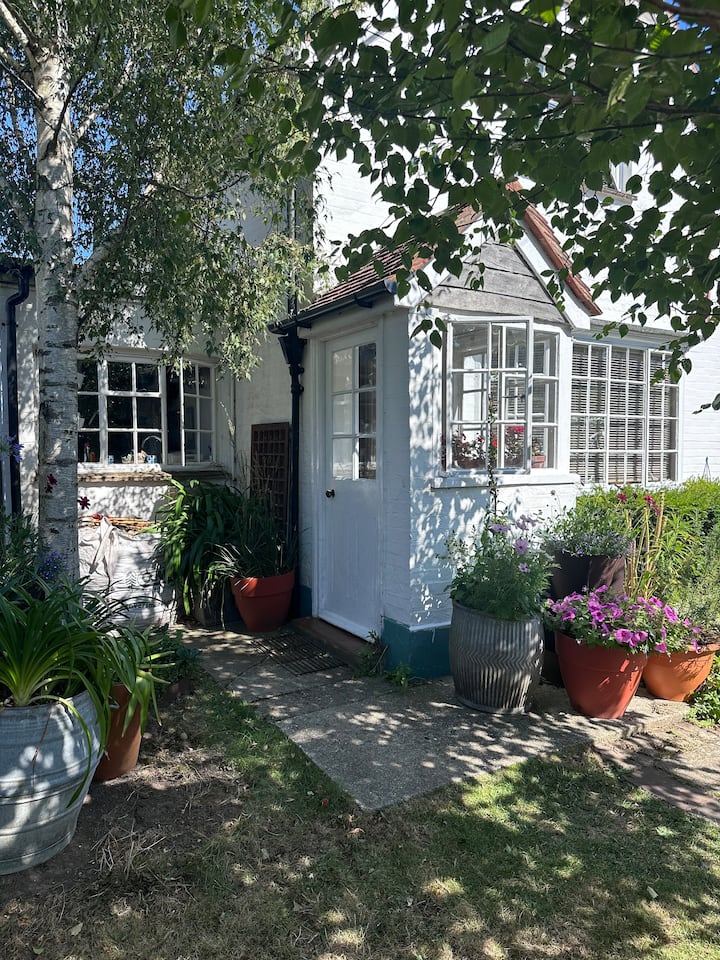Your Home By The Sea, Close To Goodwood Too - Chichester