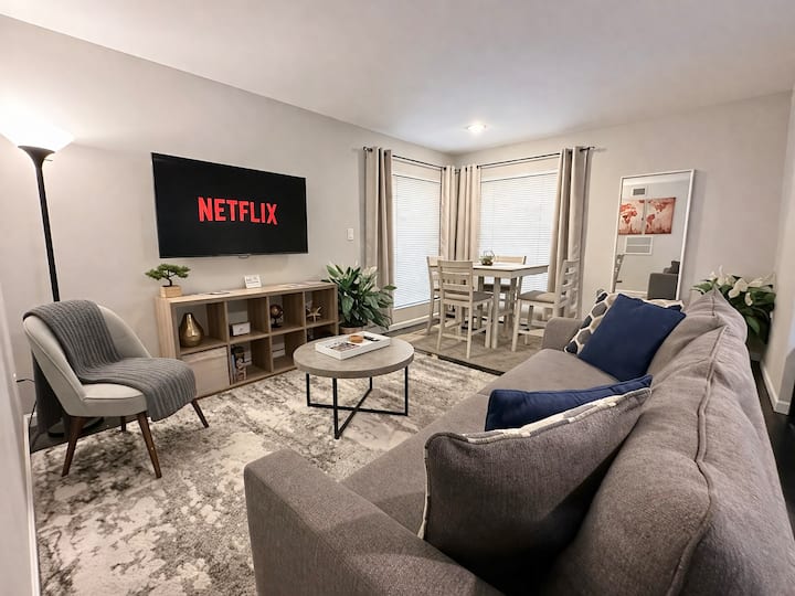 Heart Of 4th Ward, Spacious Stay + Free Parking - Charlotte, NC