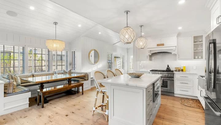 Gorgeous Luxury Home In Town W/ Heated Pool! - Nantucket, MA