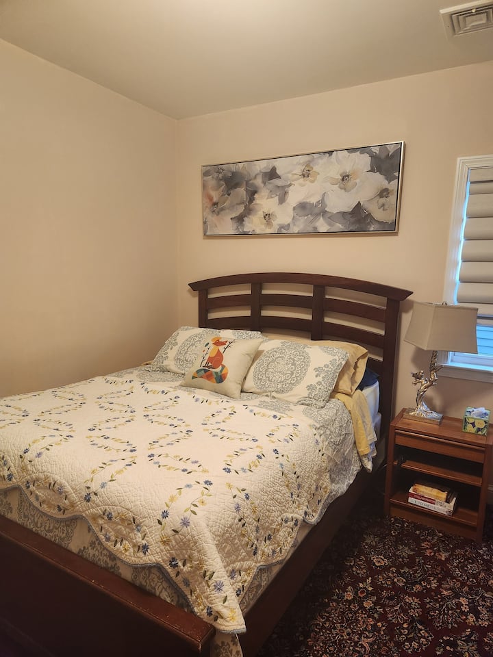 Convenient & Easy - 1 Bed With Dedicated Bath - Arlington