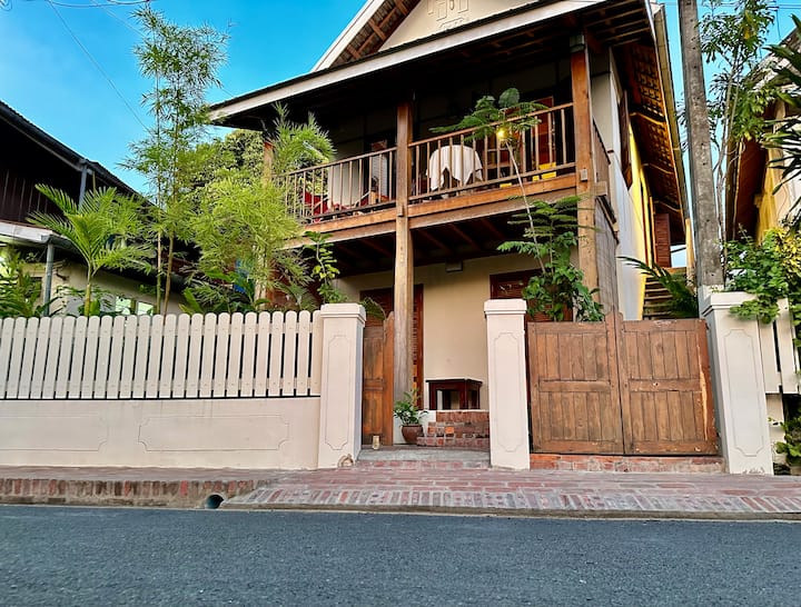 Peninsula Private House - Luang Prabang