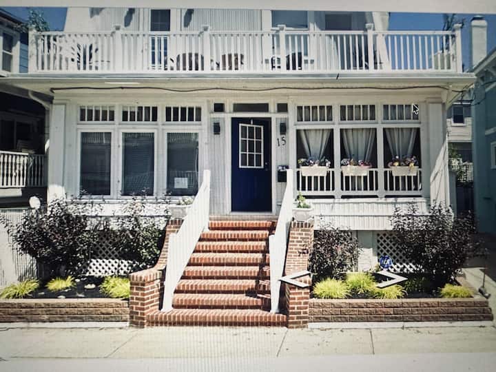 7 Bdrm "Sunshine House" 1.5 Blks To Beach+parking - Atlantic City, NJ