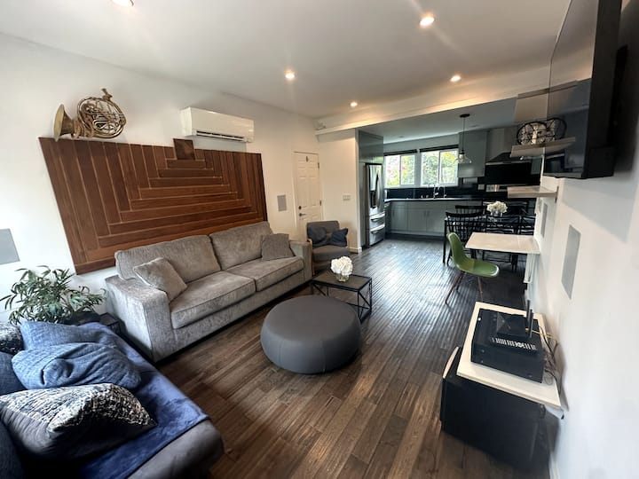 Modern Coastal Escape Custom Design & Comfort - Santa Monica, CA