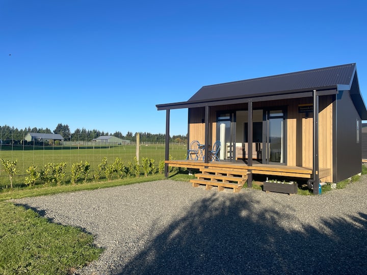 Tussock Hut - Te Anau