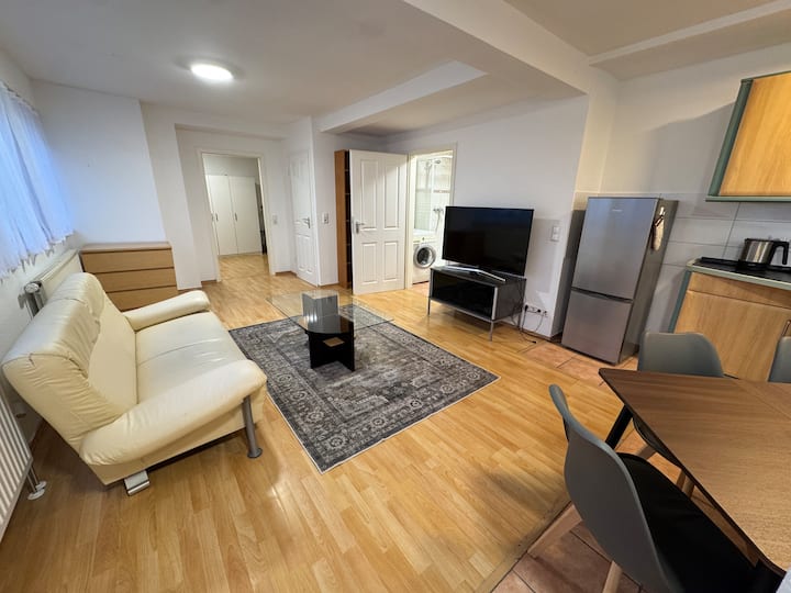 Voll Ausgestattetes 2 Zimmer Apartment - Stuttgart