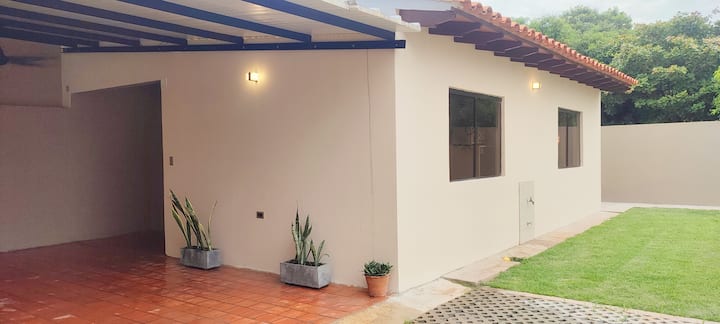 Casa Jazmines 3 Loma Pyta, Privado Y Confortable - Mariano Roque Alonso